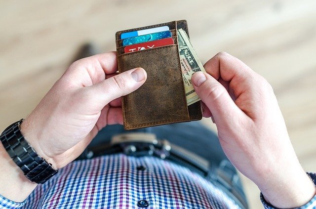 Keep Your Money and Credit Card Secured | The Inspiring Journal