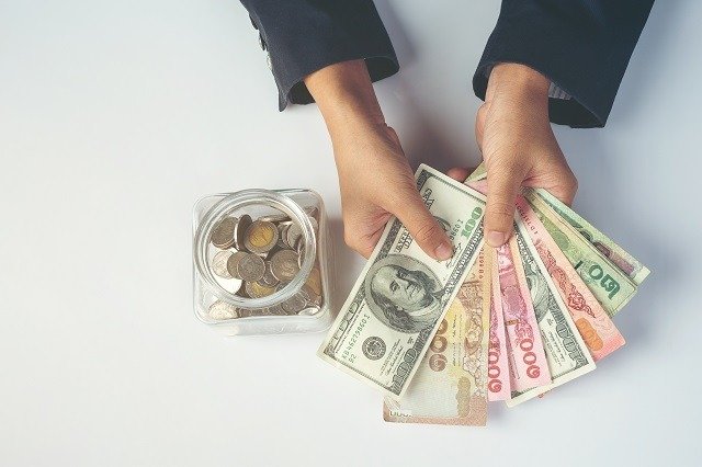 6 Ways to Start Mastering Your Money | The Inspiring Journal